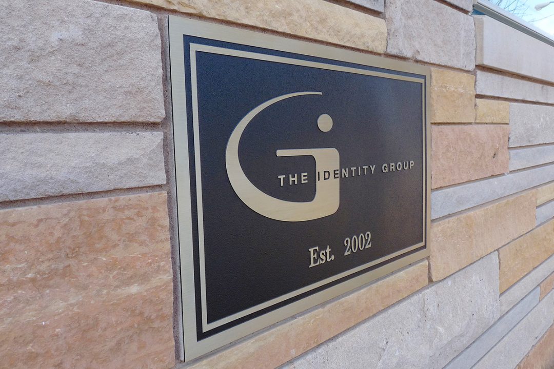 Storefront Signage | Pella Engraving & Sign Company