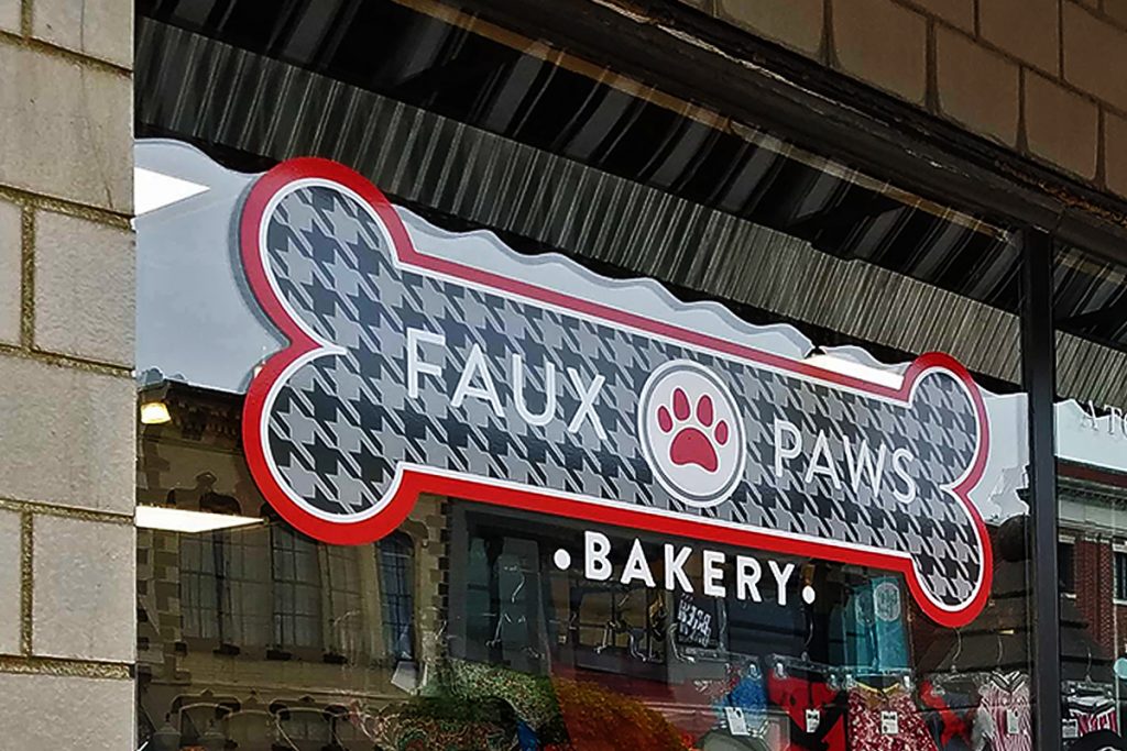 Storefront Signage | Pella Engraving & Sign Company