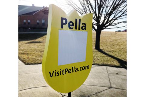 Storefront Signage | Pella Engraving & Sign Company