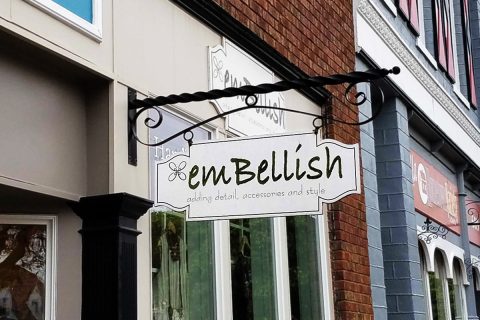 Storefront Signage | Pella Engraving & Sign Company